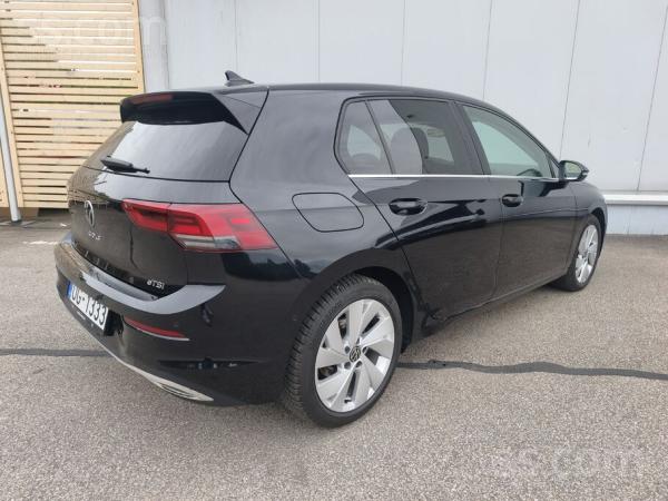 Melns Volkswagen Golf VIII 2022 Rīga, ar dzinēja tilpumu 1.50 L un nobraukumu 40 tūkst. km par 18855 €, foto 3 vietnē AUTOMOTO.COM.LV