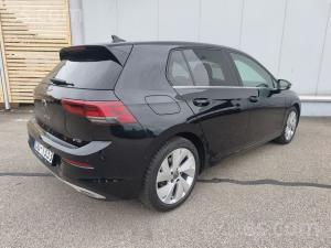 Black Volkswagen Golf VIII 2022 in Riga, with an engine capacity of 1.50 L and mileage of 40 thousand km for 18855 €, photo 4 on AUTOMOTO.COM.LV