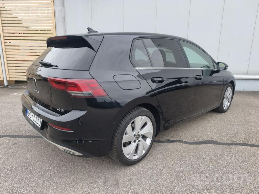 Black Volkswagen Golf VIII 2022 in Riga, with an engine capacity of 1.50 L and mileage of 40 thousand km for 18855 €, photo 4 on AUTOMOTO.COM.LV
