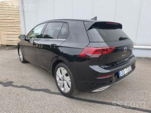 Black Volkswagen Golf VIII 2022 in Riga, with an engine capacity of 1.50 L and mileage of 40 thousand km for 18855 €, photo 5 on AUTOMOTO.COM.LV