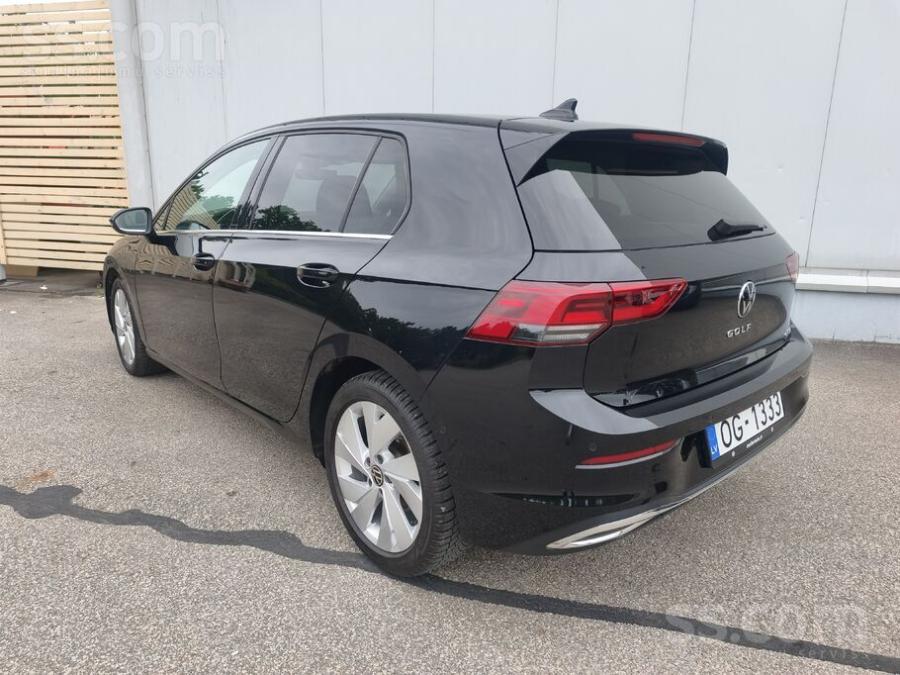 Black Volkswagen Golf VIII 2022 in Riga, with an engine capacity of 1.50 L and mileage of 40 thousand km for 18855 €, photo 5 on AUTOMOTO.COM.LV