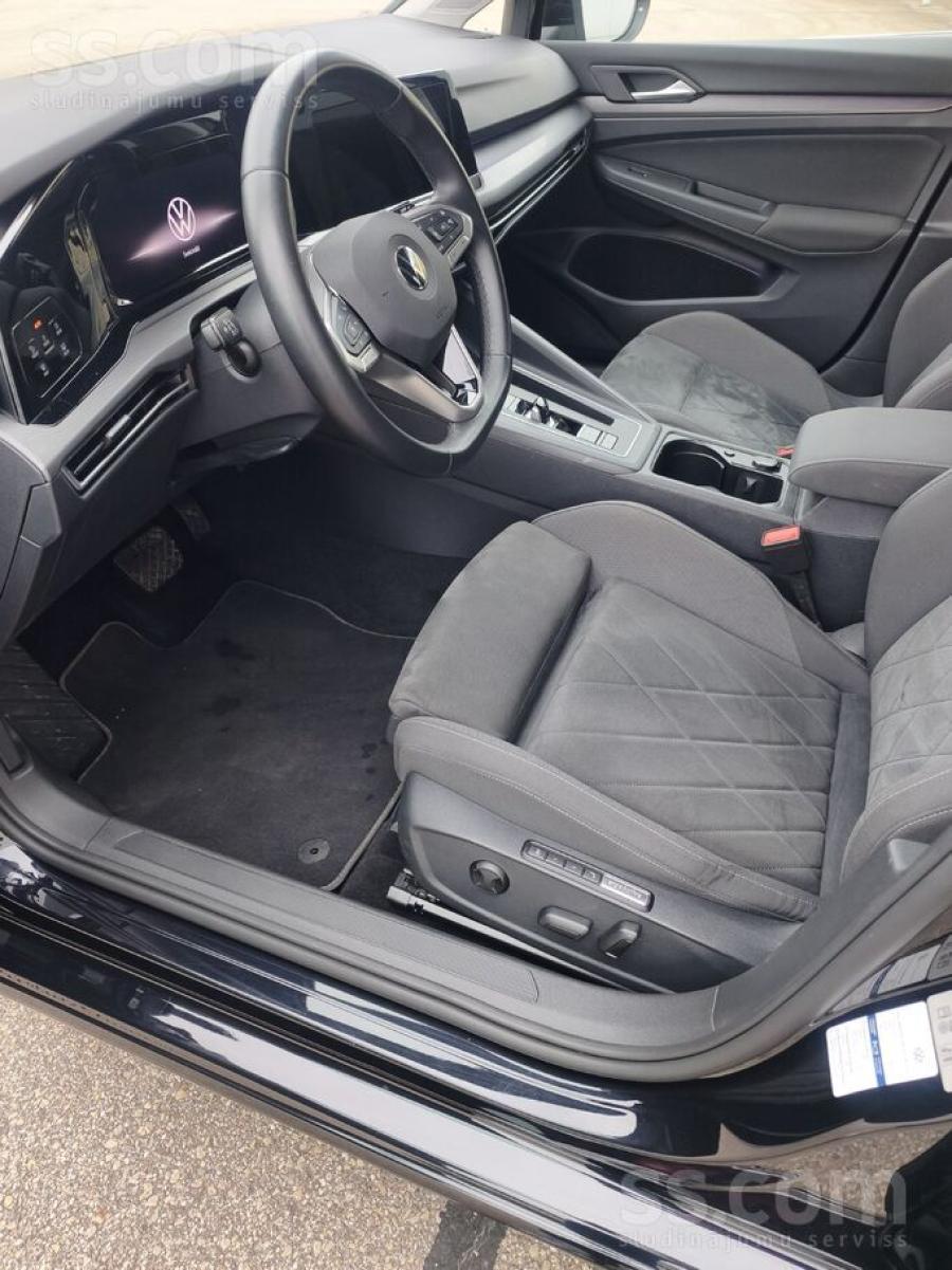 Black Volkswagen Golf VIII 2022 in Riga, with an engine capacity of 1.50 L and mileage of 40 thousand km for 18855 €, photo 6 on AUTOMOTO.COM.LV