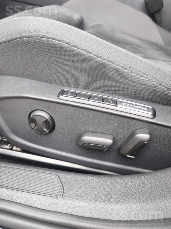 Melns Volkswagen Golf VIII 2022 Rīga, ar dzinēja tilpumu 1.50 L un nobraukumu 40 tūkst. km par 18855 €, foto 10 vietnē AUTOMOTO.COM.LV