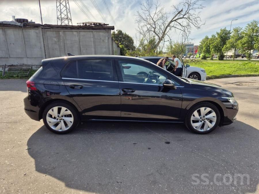 Melns Volkswagen Golf VIII 2022 Rīga, ar dzinēja tilpumu 1.50 L un nobraukumu 36 tūkst. km par 18990 €, foto 6 vietnē AUTOMOTO.COM.LV