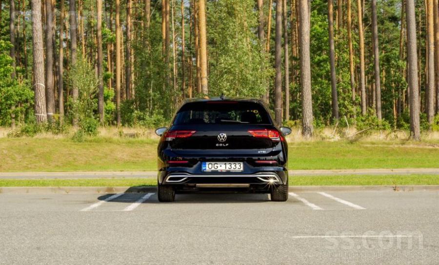 Melns Volkswagen Golf VIII 2022 Rīga, ar dzinēja tilpumu 1.50 L un nobraukumu 36 tūkst. km par 18990 €, foto 8 vietnē AUTOMOTO.COM.LV