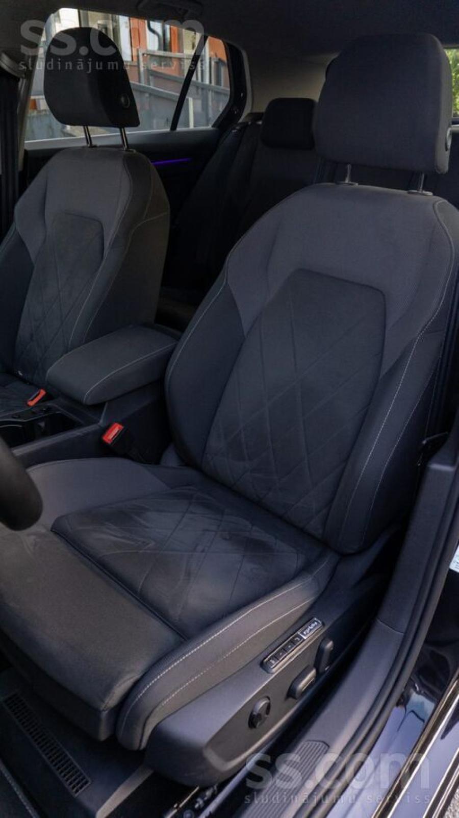 Melns Volkswagen Golf VIII 2022 Rīga, ar dzinēja tilpumu 1.50 L un nobraukumu 36 tūkst. km par 18990 €, foto 29 vietnē AUTOMOTO.COM.LV