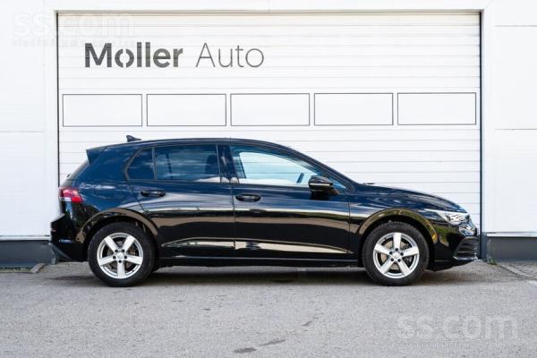 Volkswagen Golf VIII 2022 Rīga vietnē Melns Volkswagen Golf VIII 2022 Rīga, ar dzinēja tilpumu 1.50 L un nobraukumu 105 tūkst. km par 18950 €, foto 6 vietnē AUTOMOTO.COM.LV