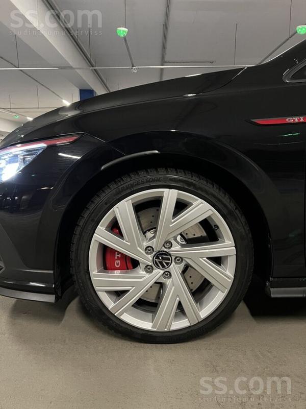 Melns Volkswagen Golf VIII 2023 Rīga, ar dzinēja tilpumu 2.00 L un nobraukumu 32 tūkst. km par 37500 €, foto 6 vietnē AUTOMOTO.COM.LV