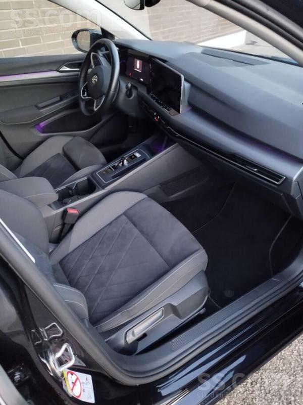 Black Volkswagen Golf VIII 2023 in Riga, with an engine capacity of 1.50 L and mileage of 65 thousand km for 20150 €, photo 6 on AUTOMOTO.COM.LV