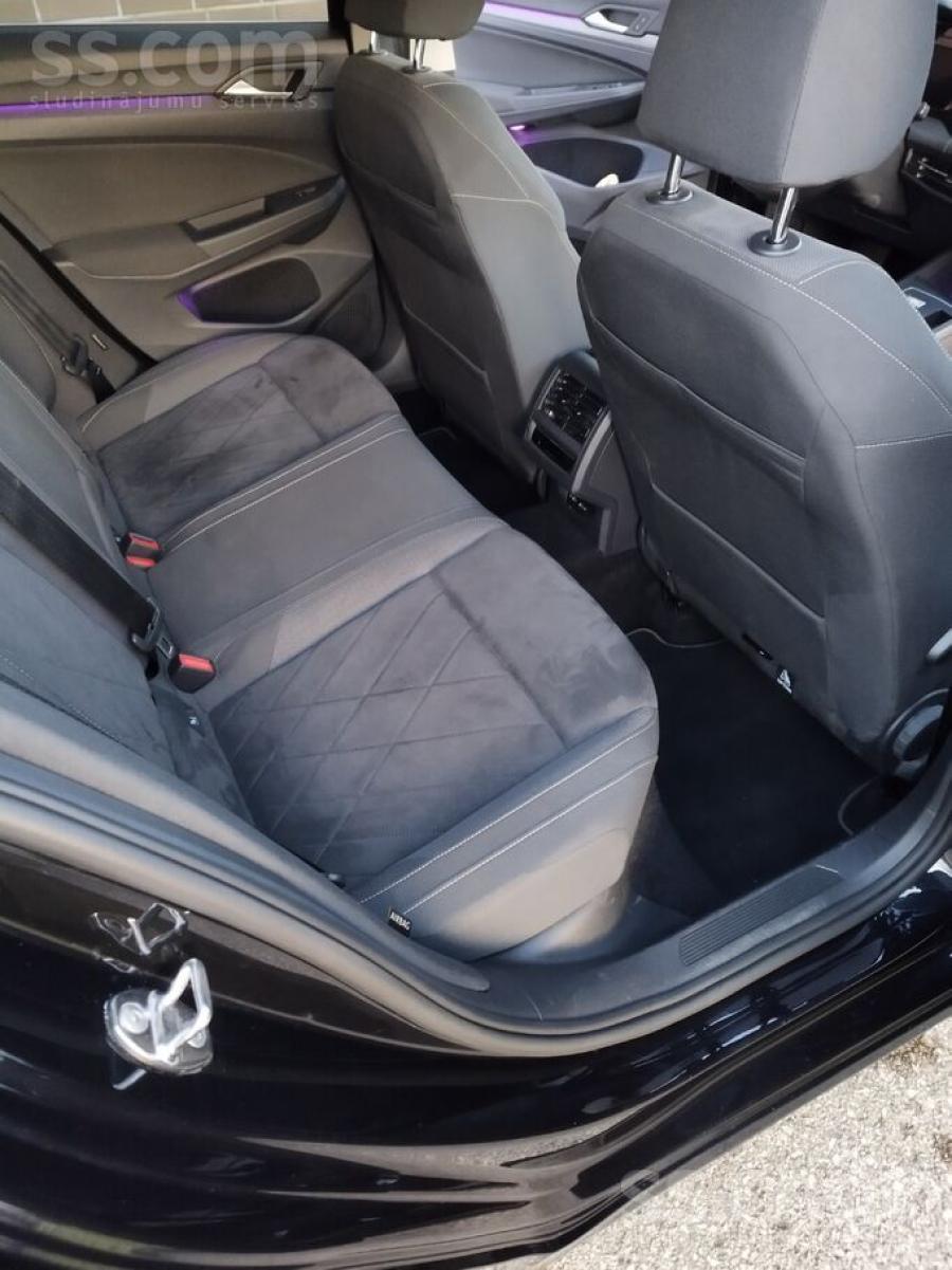 Melns Volkswagen Golf VIII 2023 Rīga, ar dzinēja tilpumu 1.50 L un nobraukumu 65 tūkst. km par 20150 €, foto 10 vietnē AUTOMOTO.COM.LV