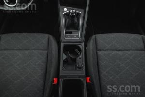 Melns Volkswagen Golf VIII 2023 Ventspils, ar dzinēja tilpumu 2.00 L un nobraukumu 140 tūkst. km par 17000 €, foto 25 vietnē AUTOMOTO.COM.LV