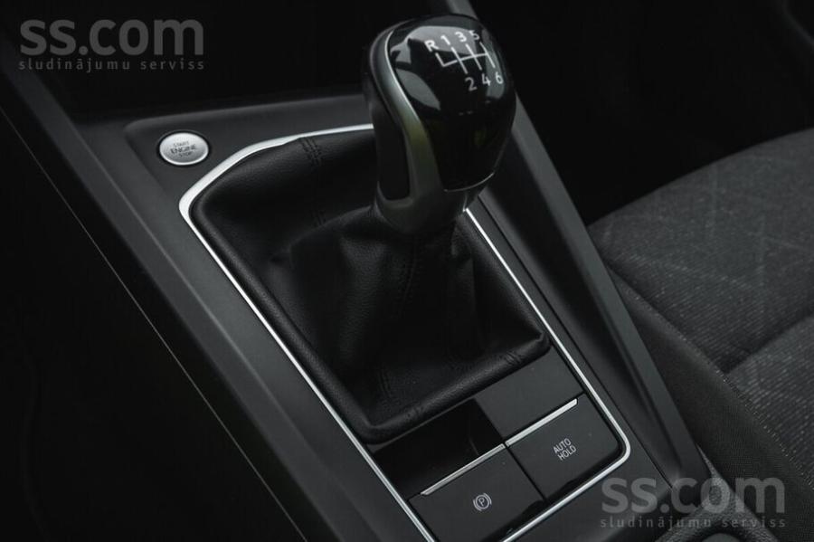 Melns Volkswagen Golf VIII 2023 Ventspils, ar dzinēja tilpumu 2.00 L un nobraukumu 140 tūkst. km par 17000 €, foto 26 vietnē AUTOMOTO.COM.LV