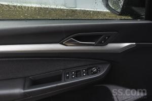 Melns Volkswagen Golf VIII 2023 Ventspils, ar dzinēja tilpumu 2.00 L un nobraukumu 140 tūkst. km par 17000 €, foto 29 vietnē AUTOMOTO.COM.LV