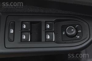 Melns Volkswagen Golf VIII 2023 Ventspils, ar dzinēja tilpumu 2.00 L un nobraukumu 140 tūkst. km par 17000 €, foto 30 vietnē AUTOMOTO.COM.LV