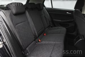 Melns Volkswagen Golf VIII 2023 Ventspils, ar dzinēja tilpumu 2.00 L un nobraukumu 140 tūkst. km par 17000 €, foto 32 vietnē AUTOMOTO.COM.LV