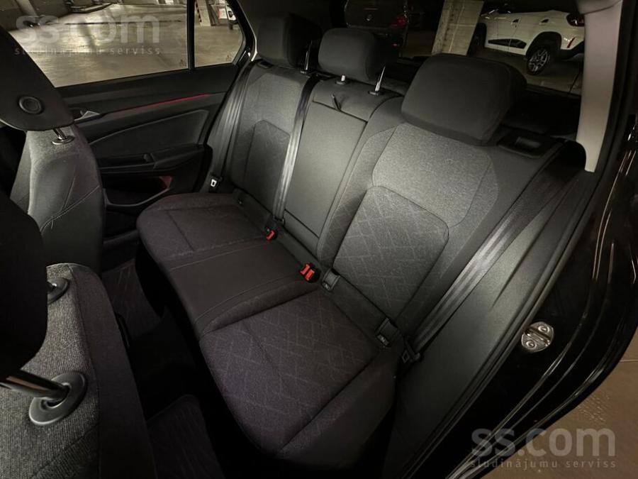 Melns Volkswagen Golf VIII 2024 Rīga, ar dzinēja tilpumu 1.50 L un nobraukumu 33 tūkst. km par 15290 €, foto 23 vietnē AUTOMOTO.COM.LV