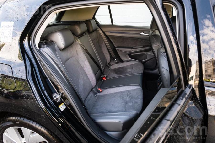 Melns Volkswagen Golf VIII 2026 Rīga, ar dzinēja tilpumu 1.50 L un nobraukumu 8 tūkst. km par 27950 €, foto 8 vietnē AUTOMOTO.COM.LV
