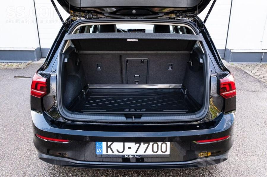 Melns Volkswagen Golf VIII 2026 Rīga, ar dzinēja tilpumu 1.50 L un nobraukumu 8 tūkst. km par 27950 €, foto 19 vietnē AUTOMOTO.COM.LV