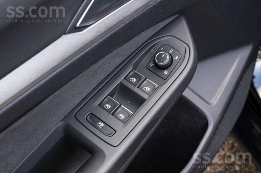 Melns Volkswagen Golf VIII 2026 Rīga, ar dzinēja tilpumu 1.50 L un nobraukumu 8 tūkst. km par 27950 €, foto 22 vietnē AUTOMOTO.COM.LV
