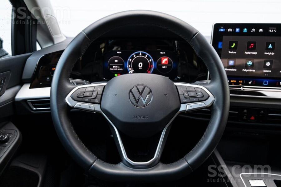 Melns Volkswagen Golf VIII 2026 Rīga, ar dzinēja tilpumu 1.50 L un nobraukumu 8 tūkst. km par 27950 €, foto 23 vietnē AUTOMOTO.COM.LV
