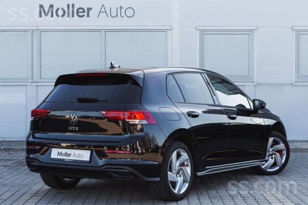 Black Volkswagen Golf VIII 2021 in Ventspils, with an engine capacity of 1.40 L and mileage of 100 thousand km for 19990 €, photo 5 on AUTOMOTO.COM.LV