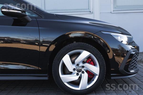 Black Volkswagen Golf VIII 2021 in Ventspils, with an engine capacity of 1.40 L and mileage of 100 thousand km for 19990 €, photo 9 on AUTOMOTO.COM.LV