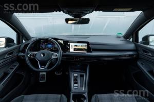Черный Фольксваген Golf 8 2021 в Вентспилс, объемом двигателя 1.40 л и пробегом 100 тыс. км за 19990 €, фото 16 на AUTOMOTO.COM.LV