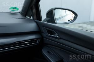 Черный Фольксваген Golf 8 2021 в Вентспилс, объемом двигателя 1.40 л и пробегом 100 тыс. км за 19990 €, фото 33 на AUTOMOTO.COM.LV