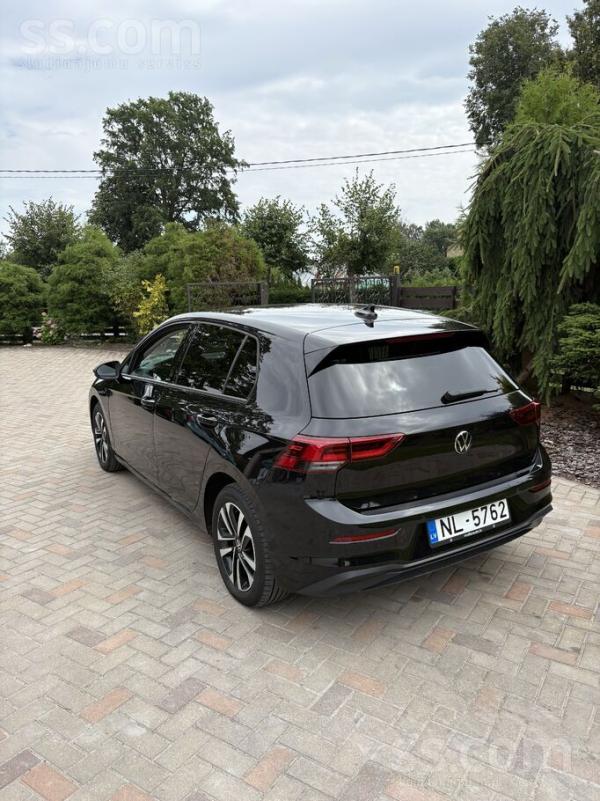 Melns Volkswagen Golf VIII 2020 Rīga, ar dzinēja tilpumu 2.00 L un nobraukumu 105 tūkst. km par 19300 €, foto 2 vietnē AUTOMOTO.COM.LV