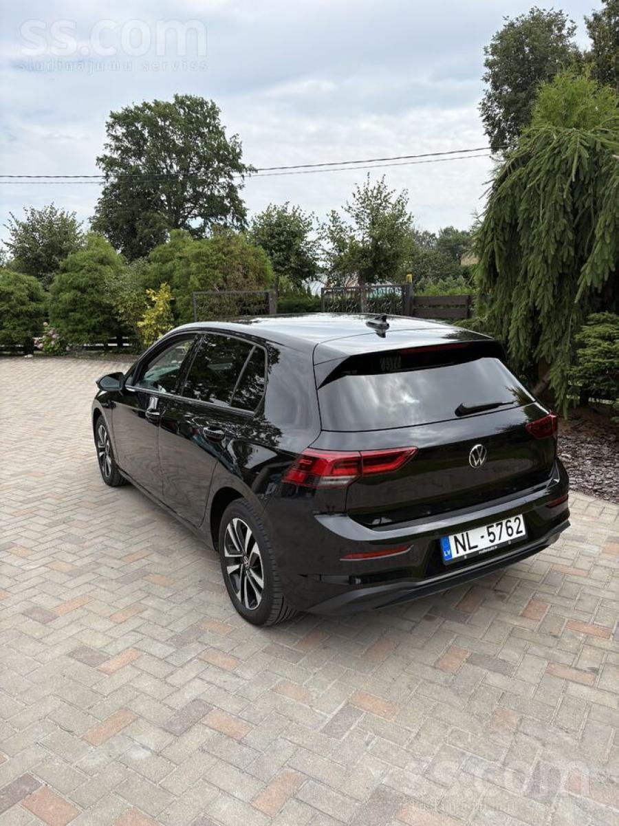 Черный Фольксваген Golf 8 2020 в Рига, объемом двигателя 2.00 л и пробегом 105 тыс. км за 19300 €, фото 3 на AUTOMOTO.COM.LV