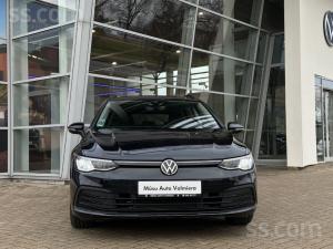 Black Volkswagen Golf VIII 2021 in Valmiera, with an engine capacity of 2.00 L and mileage of 122 thousand km for 18800 €, photo 2 on AUTOMOTO.COM.LV