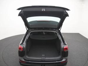 Black Volkswagen Golf VIII 2021 in Vilnius, with an engine capacity of 1.00 L and mileage of 184 thousand km for 12899 €, photo 31 on AUTOMOTO.COM.LV