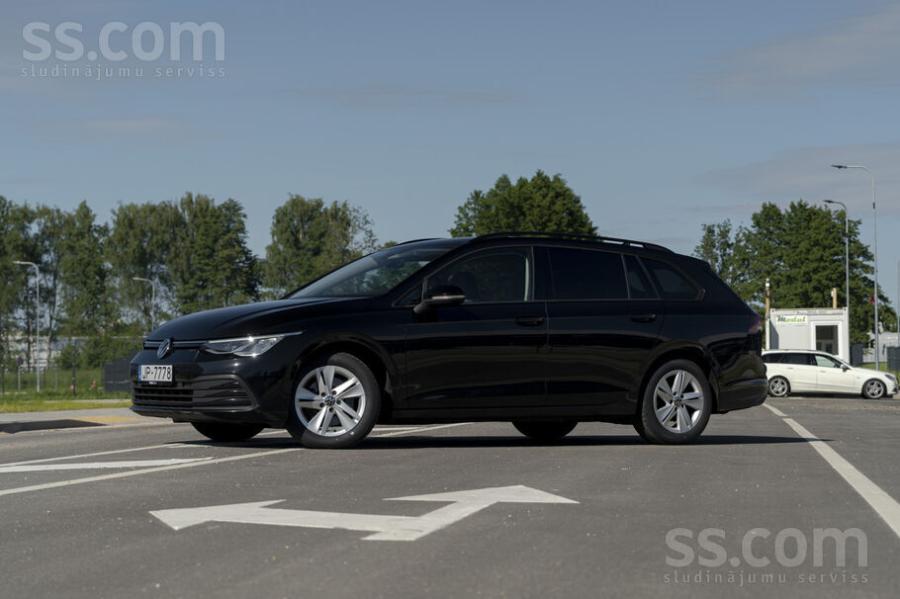 Black Volkswagen Golf VIII 2021 in Riga, with an engine capacity of 2.00 L and mileage of 153 thousand km for 16350 €, photo 6 on AUTOMOTO.COM.LV