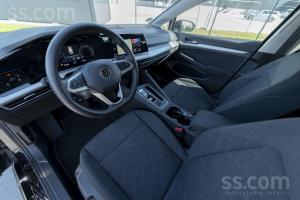 Black Volkswagen Golf VIII 2021 in Riga, with an engine capacity of 2.00 L and mileage of 153 thousand km for 16350 €, photo 11 on AUTOMOTO.COM.LV