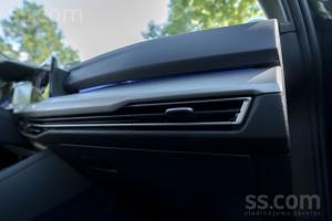 Black Volkswagen Golf VIII 2021 in Riga, with an engine capacity of 2.00 L and mileage of 153 thousand km for 16350 €, photo 30 on AUTOMOTO.COM.LV