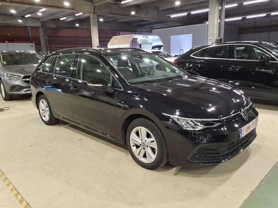 Черный Фольксваген Golf 8 2021 в Рига, объемом двигателя 1.00 л и пробегом 142 тыс. км за 14490 €, фото 1 на AUTOMOTO.COM.LV