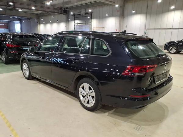 Melns Volkswagen Golf VIII 2021 Rīga, ar dzinēja tilpumu 1.00 L un nobraukumu 142 tūkst. km par 14490 €, foto 5 vietnē AUTOMOTO.COM.LV