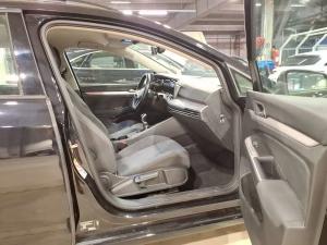 Черный Фольксваген Golf 8 2021 в Рига, объемом двигателя 1.00 л и пробегом 142 тыс. км за 14490 €, фото 10 на AUTOMOTO.COM.LV
