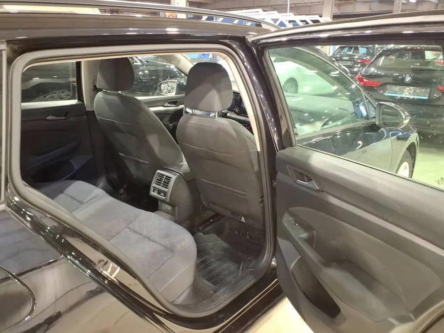 Черный Фольксваген Golf 8 2021 в Рига, объемом двигателя 1.00 л и пробегом 142 тыс. км за 14490 €, фото 11 на AUTOMOTO.COM.LV