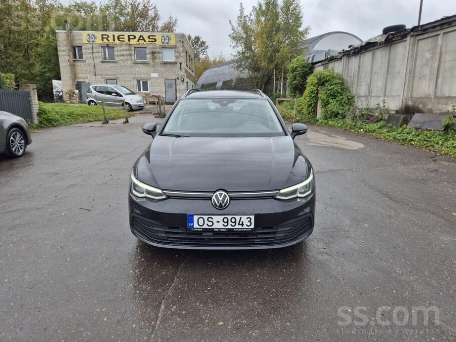 Black Volkswagen Golf VIII 2021 in Riga, with an engine capacity of 1.00 L and mileage of 187 thousand km for 14190 €, photo 4 on AUTOMOTO.COM.LV