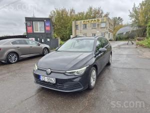 Black Volkswagen Golf VIII 2021 in Riga, with an engine capacity of 1.00 L and mileage of 187 thousand km for 14190 €, photo 5 on AUTOMOTO.COM.LV