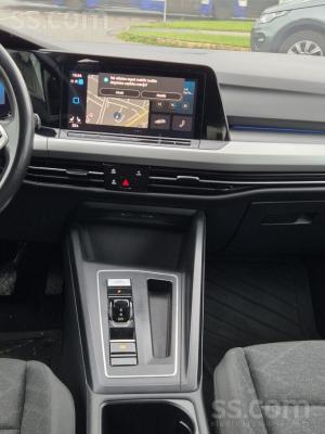 Black Volkswagen Golf VIII 2021 in Riga, with an engine capacity of 1.00 L and mileage of 187 thousand km for 14190 €, photo 12 on AUTOMOTO.COM.LV