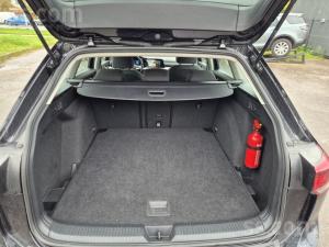 Black Volkswagen Golf VIII 2021 in Riga, with an engine capacity of 1.00 L and mileage of 187 thousand km for 14190 €, photo 13 on AUTOMOTO.COM.LV