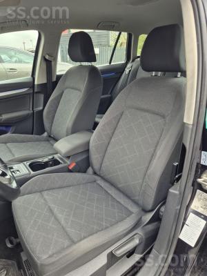 Black Volkswagen Golf VIII 2021 in Riga, with an engine capacity of 1.00 L and mileage of 187 thousand km for 14190 €, photo 14 on AUTOMOTO.COM.LV