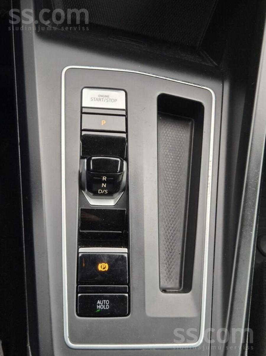 Black Volkswagen Golf VIII 2021 in Riga, with an engine capacity of 1.00 L and mileage of 187 thousand km for 14190 €, photo 22 on AUTOMOTO.COM.LV