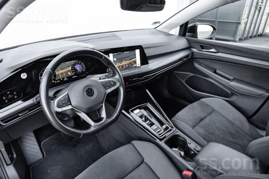 Melns Volkswagen Golf VIII 2022 Rīga, ar dzinēja tilpumu 2.00 L un nobraukumu 139 tūkst. km par 19550 €, foto 31 vietnē AUTOMOTO.COM.LV