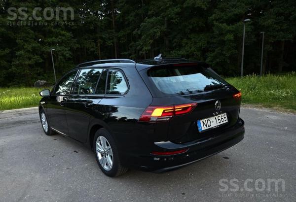 Black Volkswagen Golf VIII 2022 in Riga, with an engine capacity of 1.50 L and mileage of 56 thousand km for 19900 €, photo 3 on AUTOMOTO.COM.LV