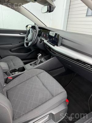 Черный Фольксваген Golf 8 2024 в Елгава, объемом двигателя 2.00 л и пробегом 86 тыс. км за 16800 €, фото 8 на AUTOMOTO.COM.LV