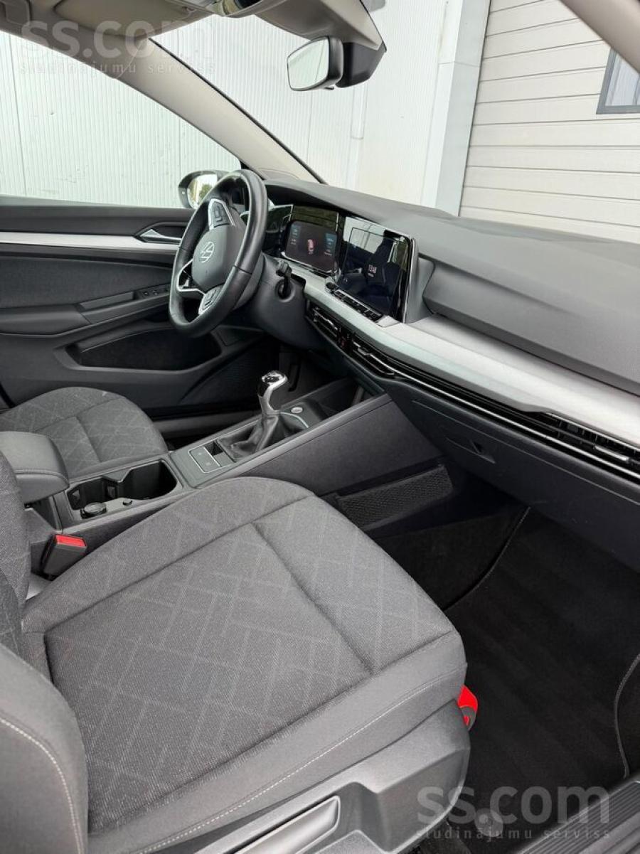 Черный Фольксваген Golf 8 2024 в Елгава, объемом двигателя 2.00 л и пробегом 86 тыс. км за 16800 €, фото 8 на AUTOMOTO.COM.LV