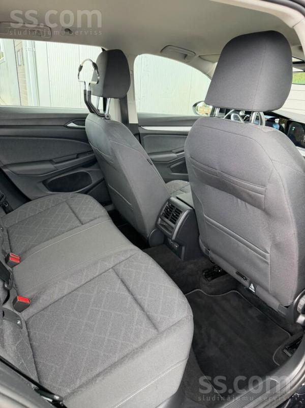 Melns Volkswagen Golf VIII 2024 Jelgava, ar dzinēja tilpumu 2.00 L un nobraukumu 123 tūkst. km par 16800 €, foto 9 vietnē AUTOMOTO.COM.LV